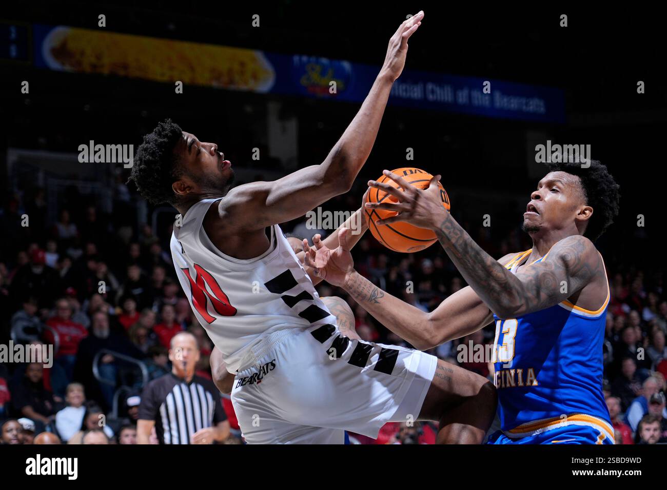 CINCINNATI, OH - FEBRUARY 02: West Virginia Mountaineers forward Amani ...
