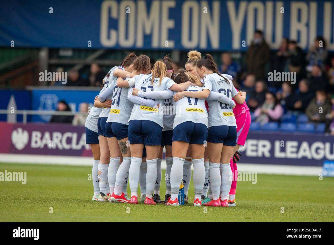 Liverpool, UK. 2nd Feb, 2025. Leicester city team huddle ahead of kick ...