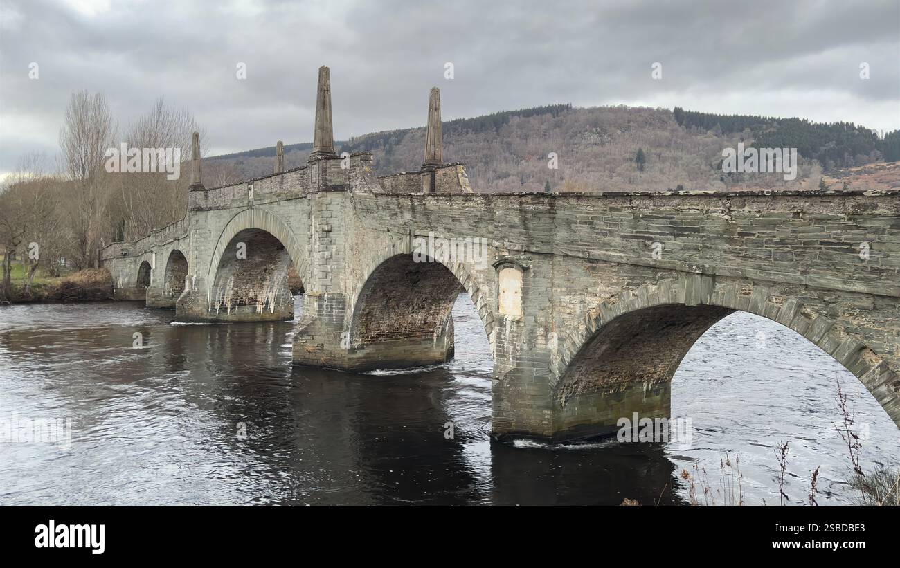Wade’s Bridge at Aberfeldy. Ancient Scottish building across the river ...