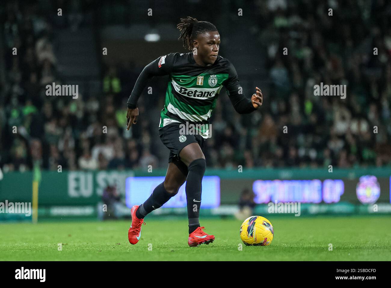 Lisbon, Portugal, February 02nd, 2025: Geovany Quenda (57 Sporting CP ...