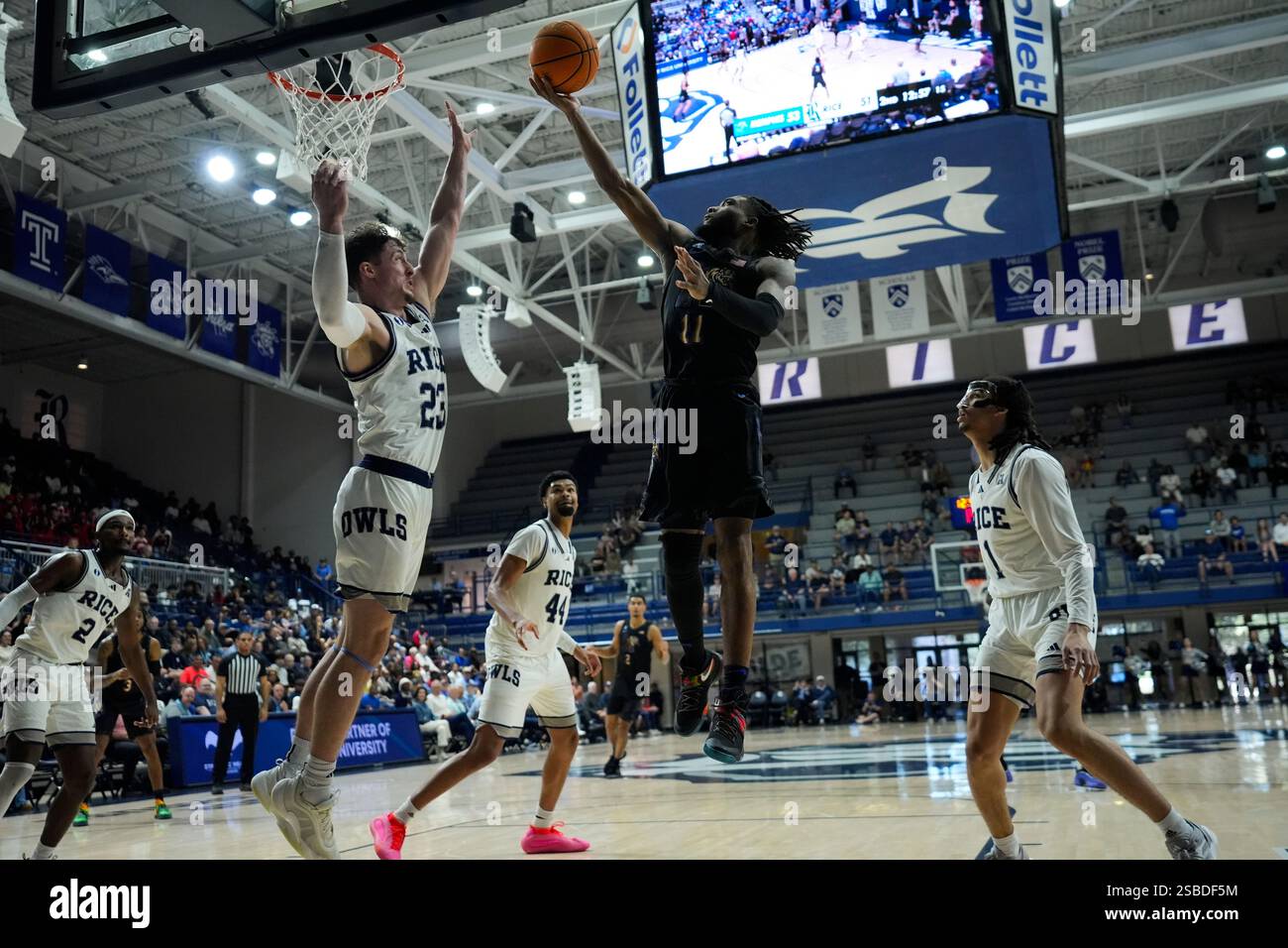 Memphis guard Tyrese Hunter (11) shoots against Rice guard Alem ...