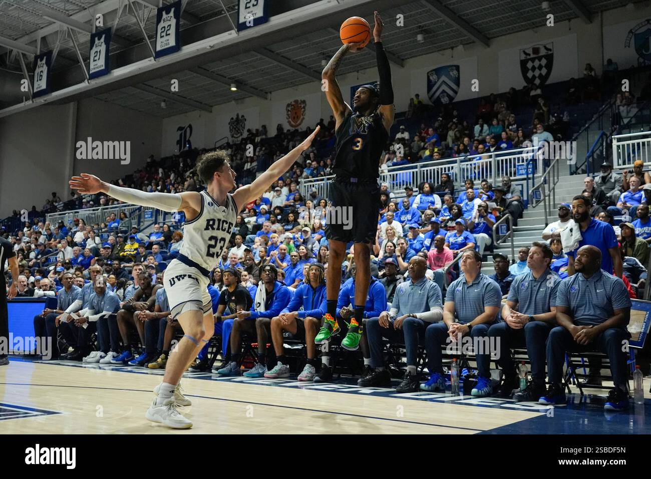Memphis guard Colby Rogers (3) shoots against Rice guard Alem ...