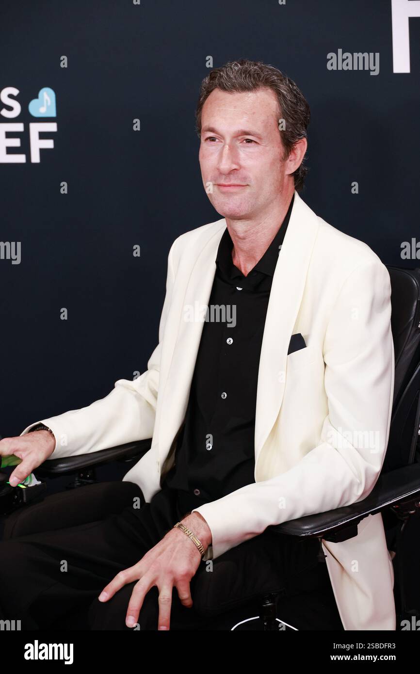 Los Angeles, USA. 02nd Feb, 2025. Aaron Lazar walking on the red carpet ...