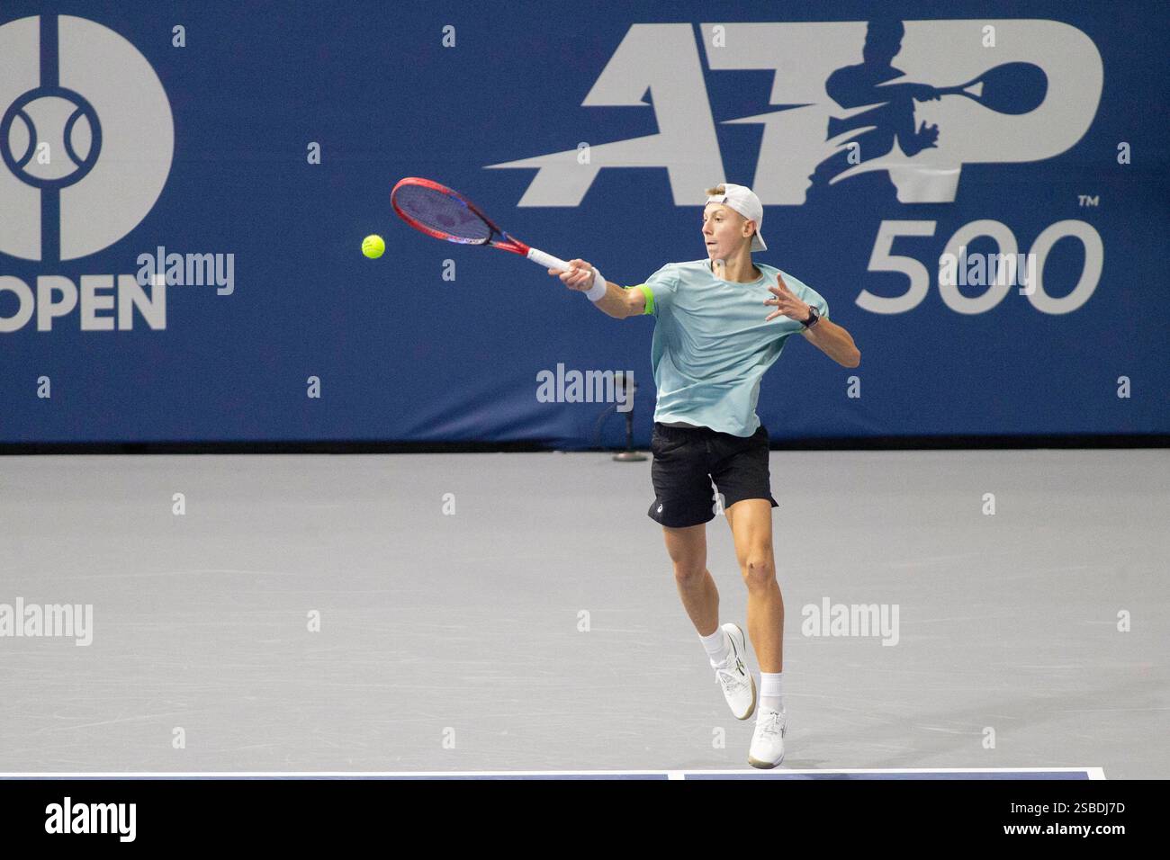 Frisco, Texas, USA. 2nd Feb, 2025. GEORGI GEORGIEV (BUL) returns with a ...
