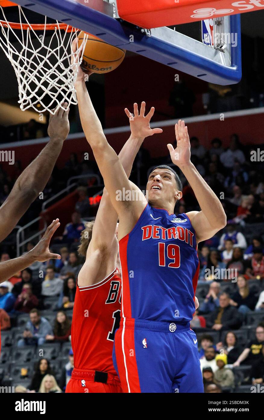 Detroit Pistons forward Simone Fontecchio (19) goes to the basket past ...