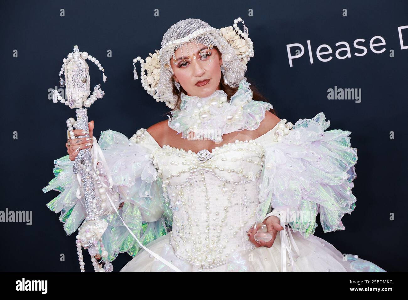 Los Angeles, USA. 02nd Feb, 2025. Sierra Ferrell walking on the red ...