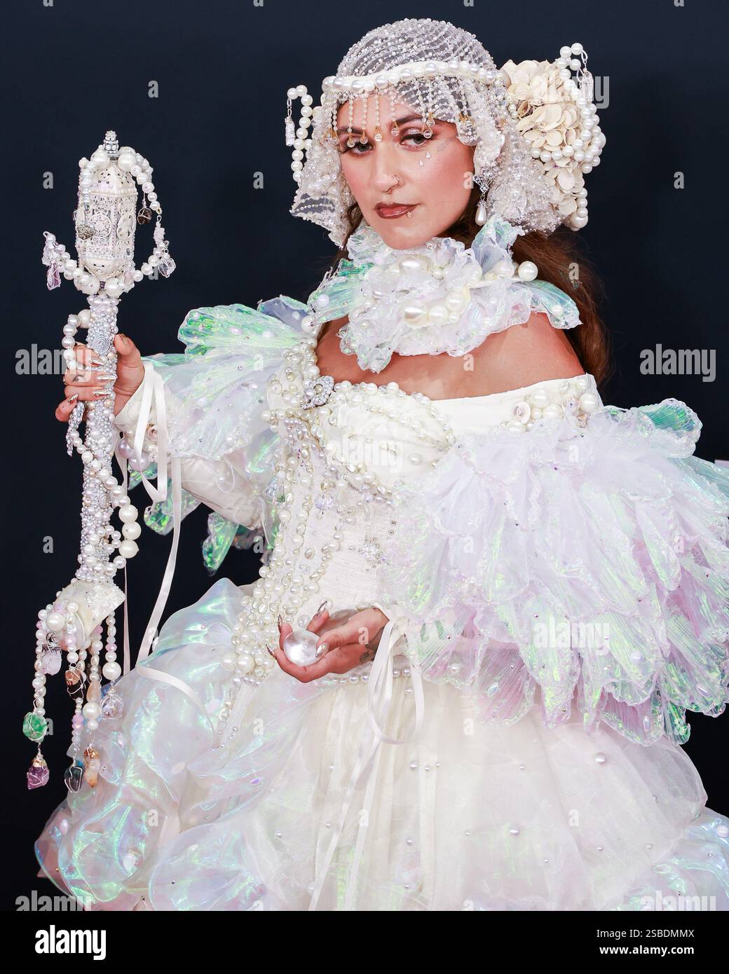 Los Angeles, USA. 02nd Feb, 2025. Sierra Ferrell walking on the red ...