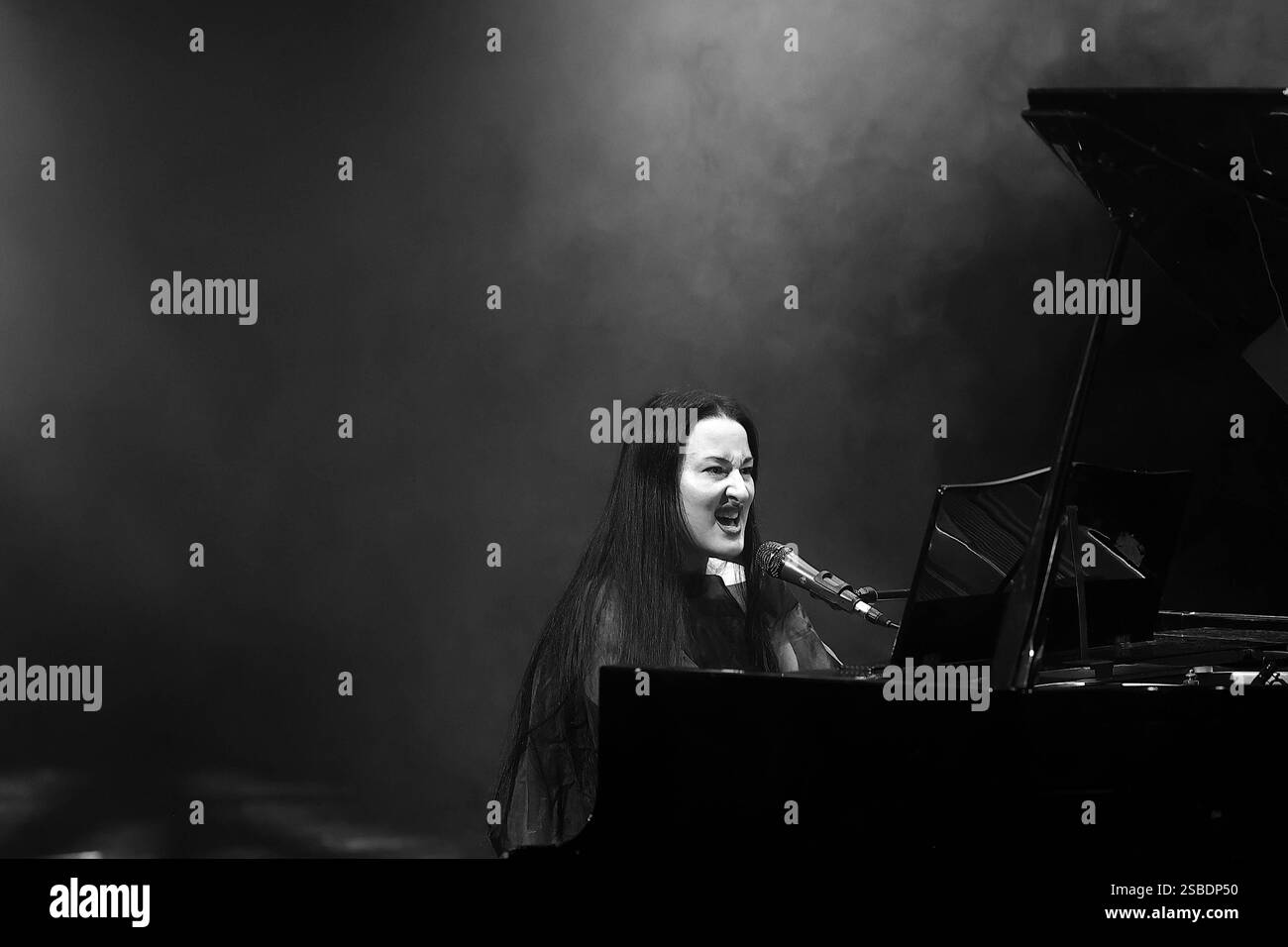 Konzert von Zola Jesus at Volksbuehne Berlin CTM Festival Zola Jesus ...