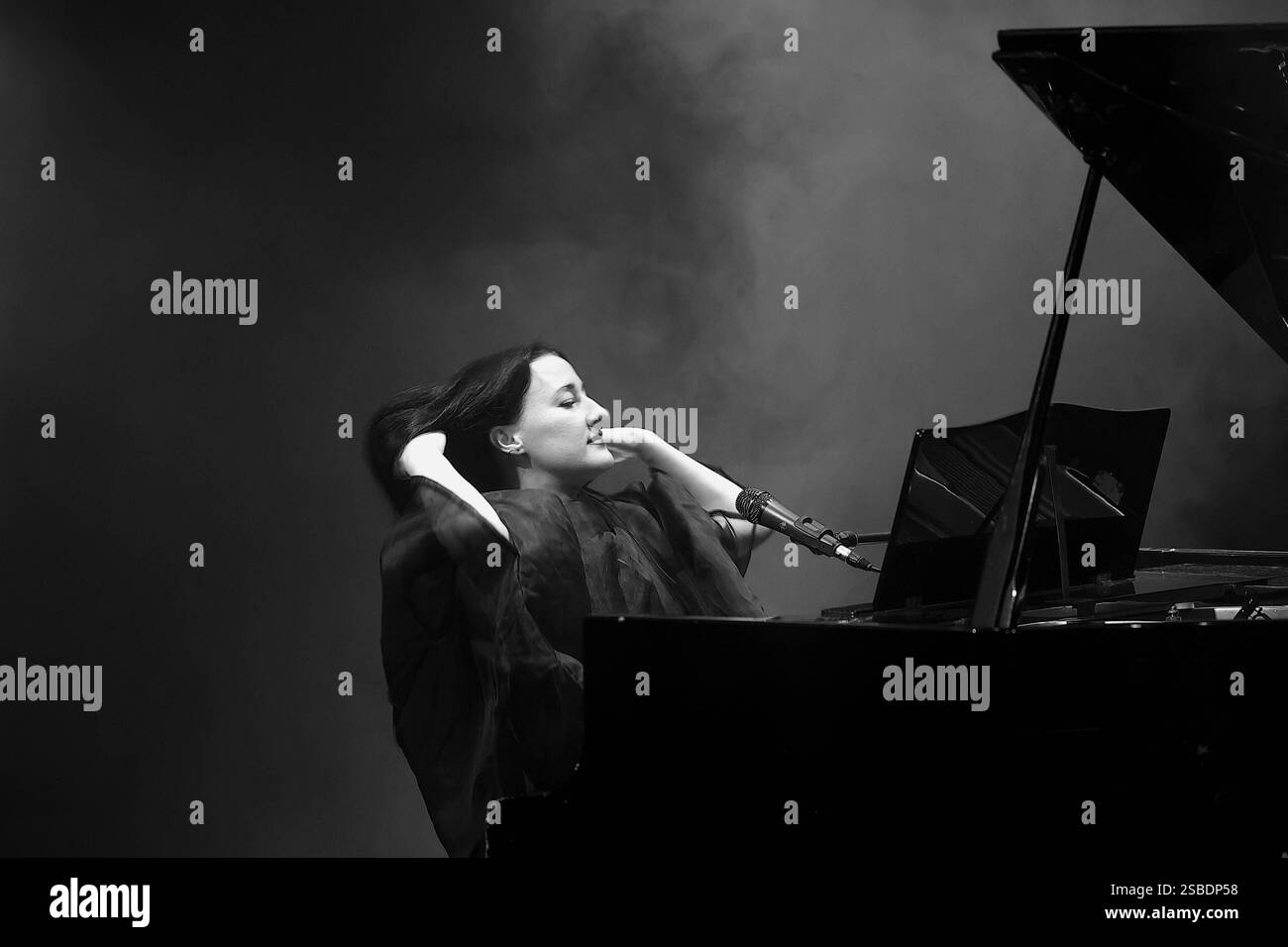 Konzert von Zola Jesus at Volksbuehne Berlin CTM Festival Zola Jesus ...