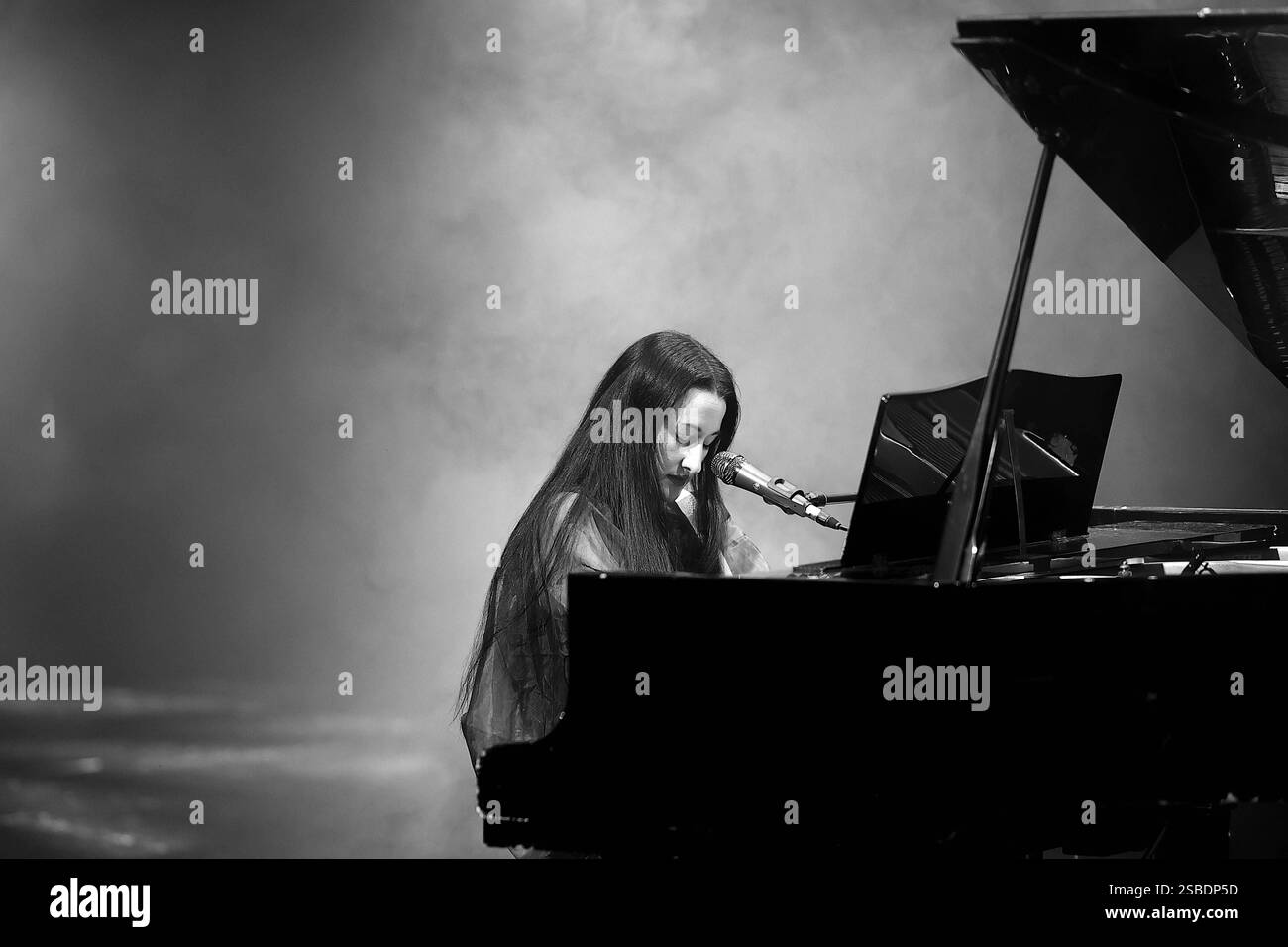 Konzert von Zola Jesus at Volksbuehne Berlin CTM Festival Zola Jesus ...