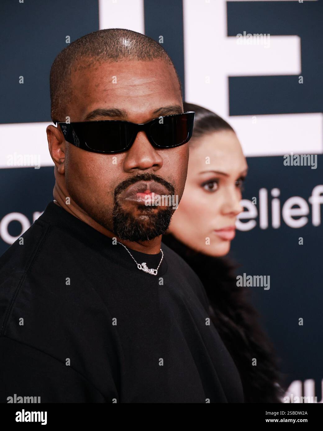 Los Angeles, USA. 02nd Feb, 2025. Kanye West walking on the red carpet ...