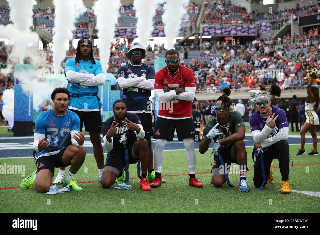 NFC defenders pose for a photo before the NFL Pro Bowl Game on Sunday ...