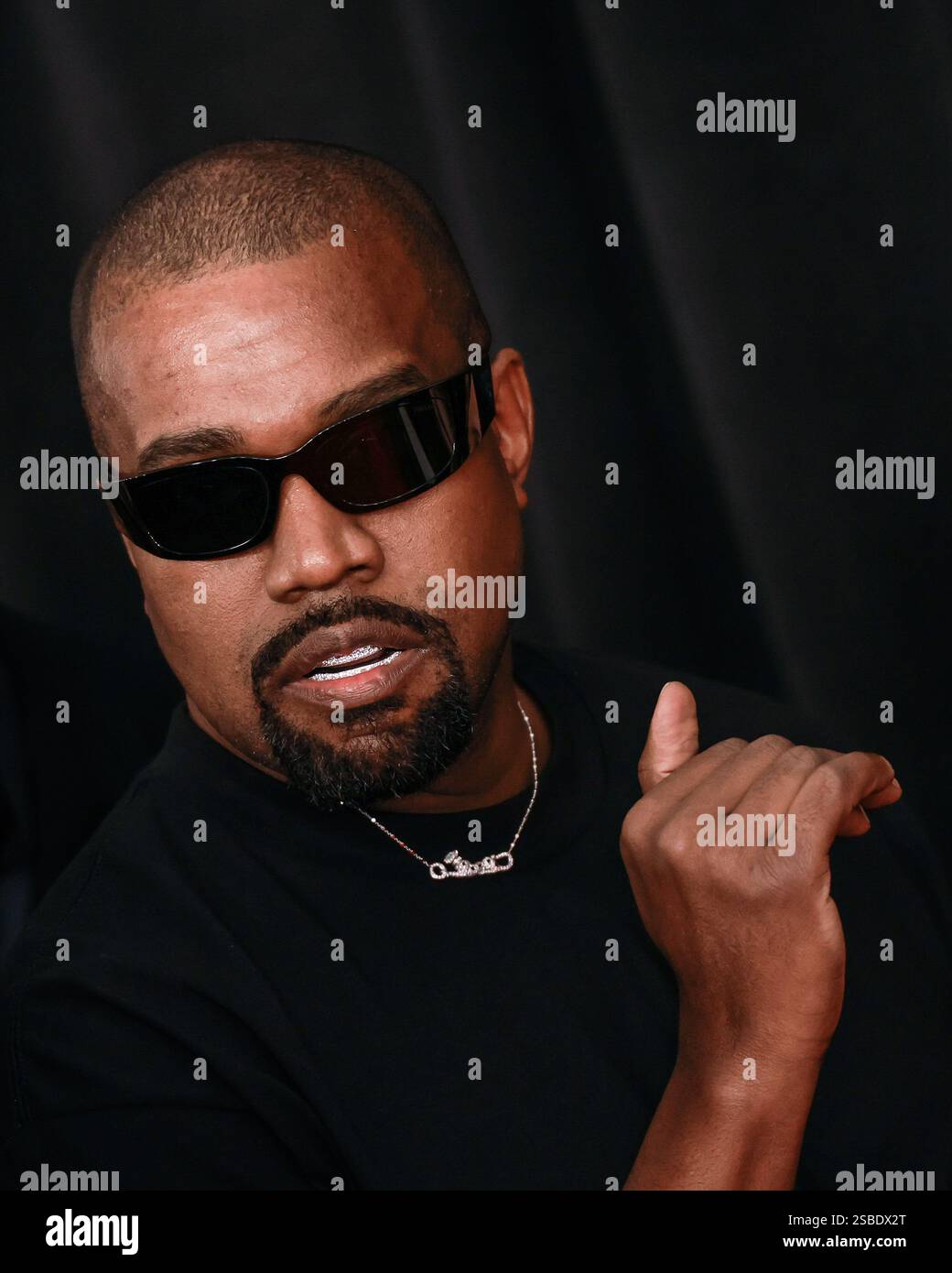 Los Angeles, USA. 02nd Feb, 2025. Kanye West walking on the red carpet ...