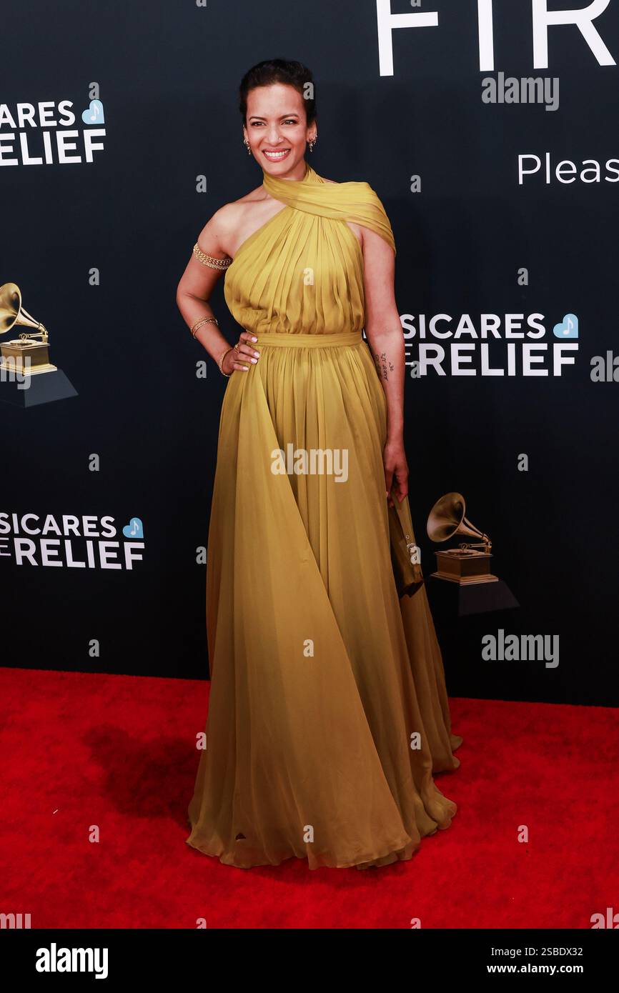 Anoushka Shankar walking on the red carpet during the 67th Grammy ...