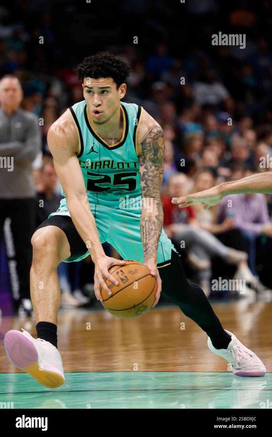 Charlotte Hornets guard KJ Simpson drives to the basket during the ...