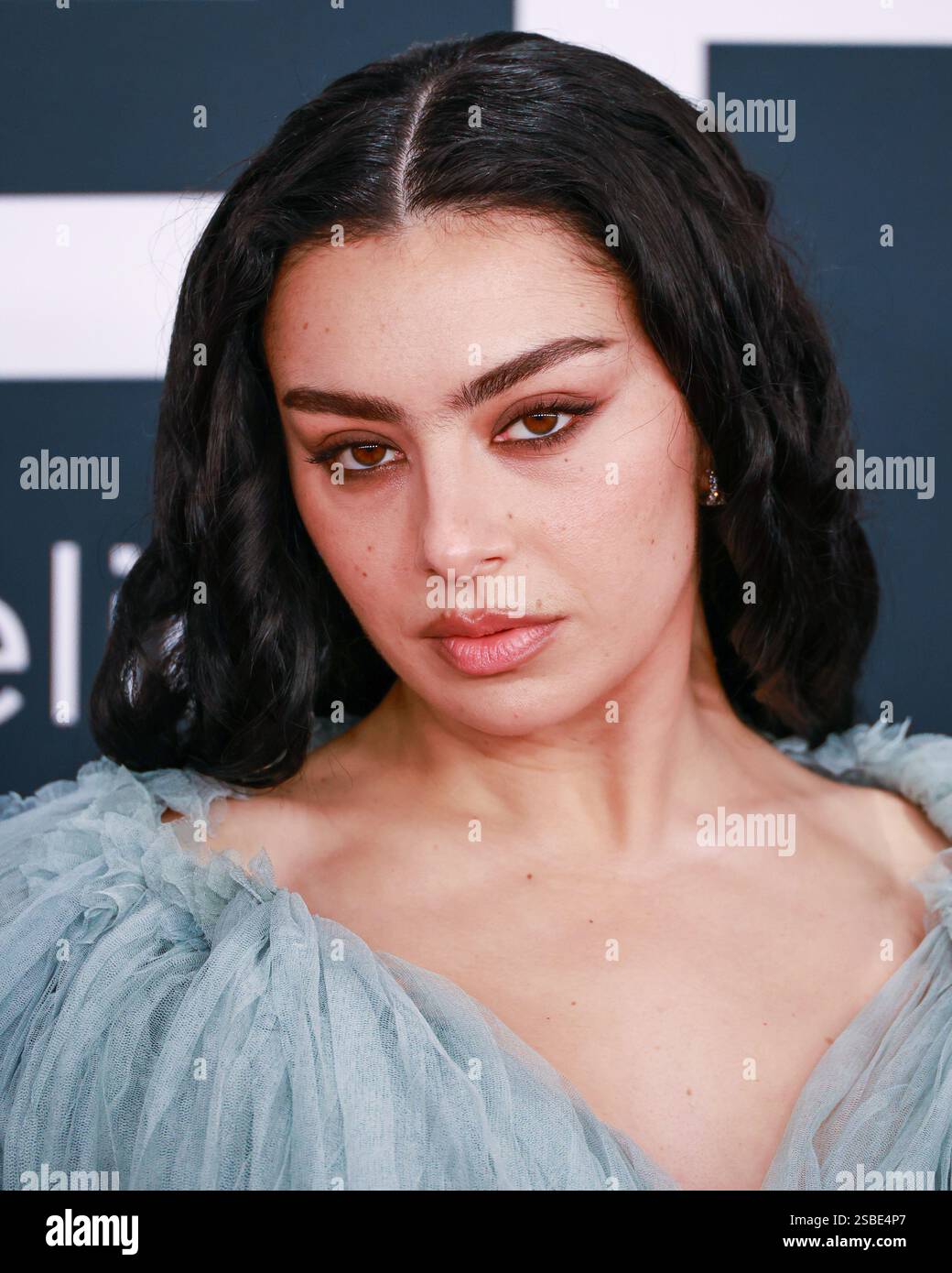 Los Angeles, USA. 02nd Feb, 2025. Charli XCX walking on the red carpet ...