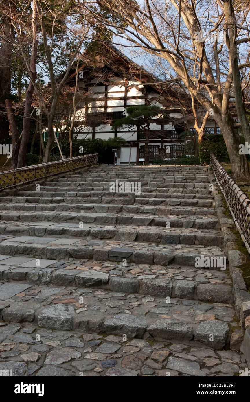 Entrance stairway to world famous karesansui dry landscape Zen ...