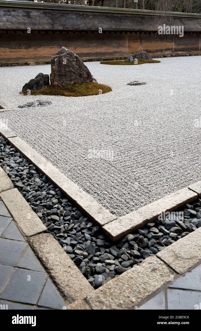 World famous karesansui dry landscape raked white gravel Zen meditation ...