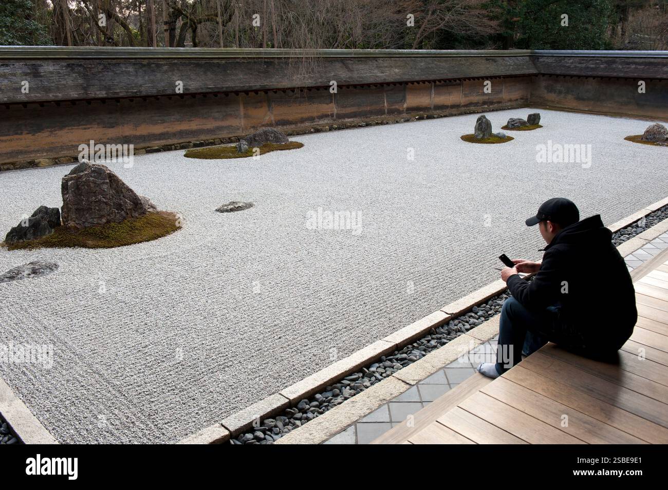 World famous karesansui dry landscape raked white gravel Zen meditation ...