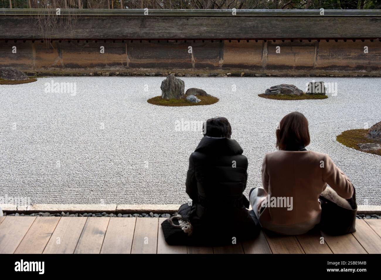 World famous karesansui dry landscape raked white gravel Zen meditation ...