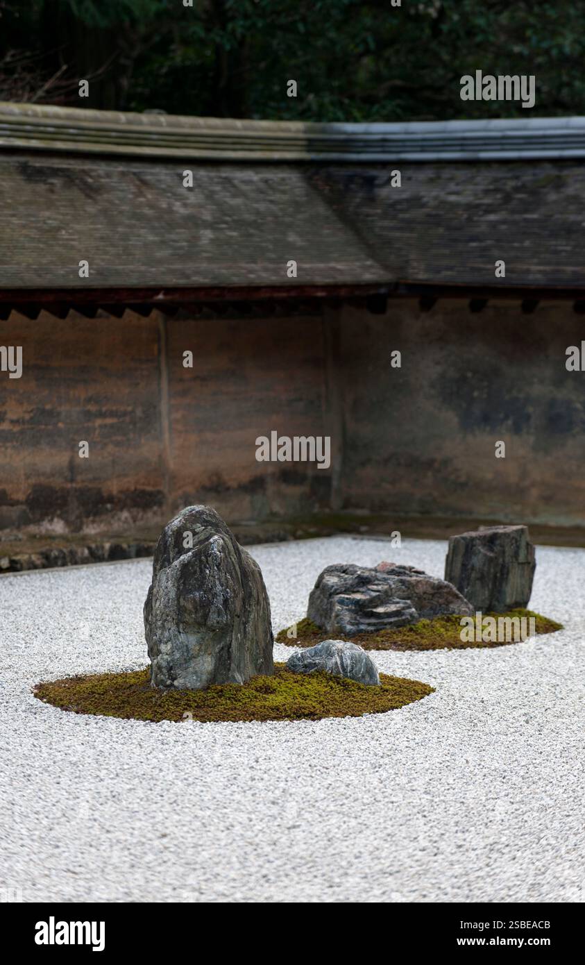 World famous karesansui dry landscape raked white gravel Zen meditation ...