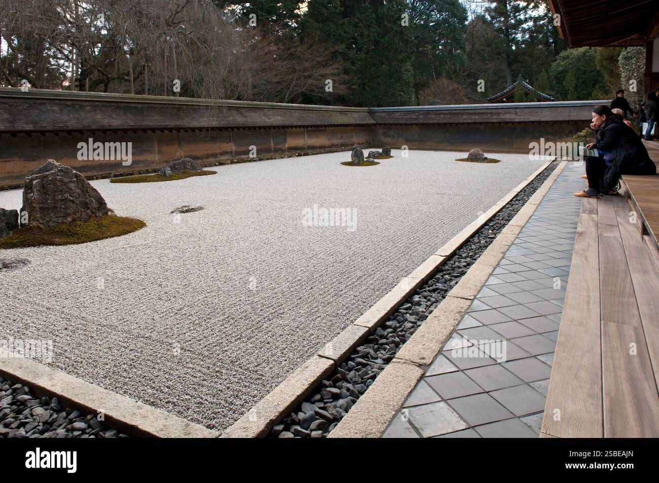 World famous karesansui dry landscape raked white gravel Zen meditation ...