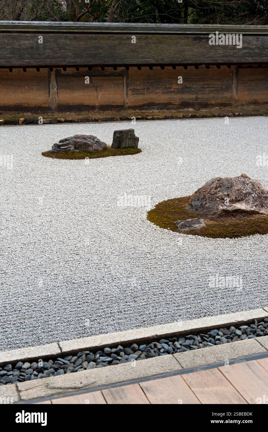 World famous karesansui dry landscape raked white gravel Zen meditation ...