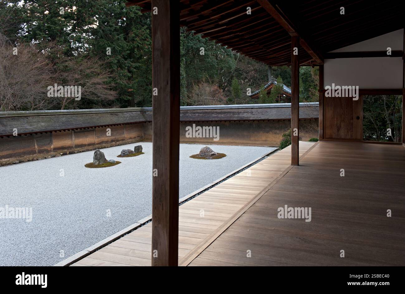 World famous karesansui dry landscape raked white gravel Zen meditation ...
