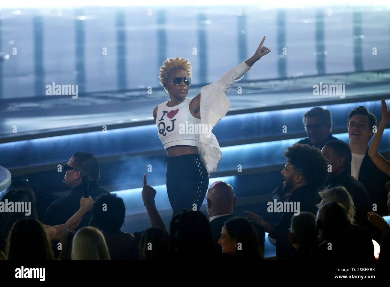 Janelle Monae performs "Don't Stop 'til You Get Enough" as a tribute to ...