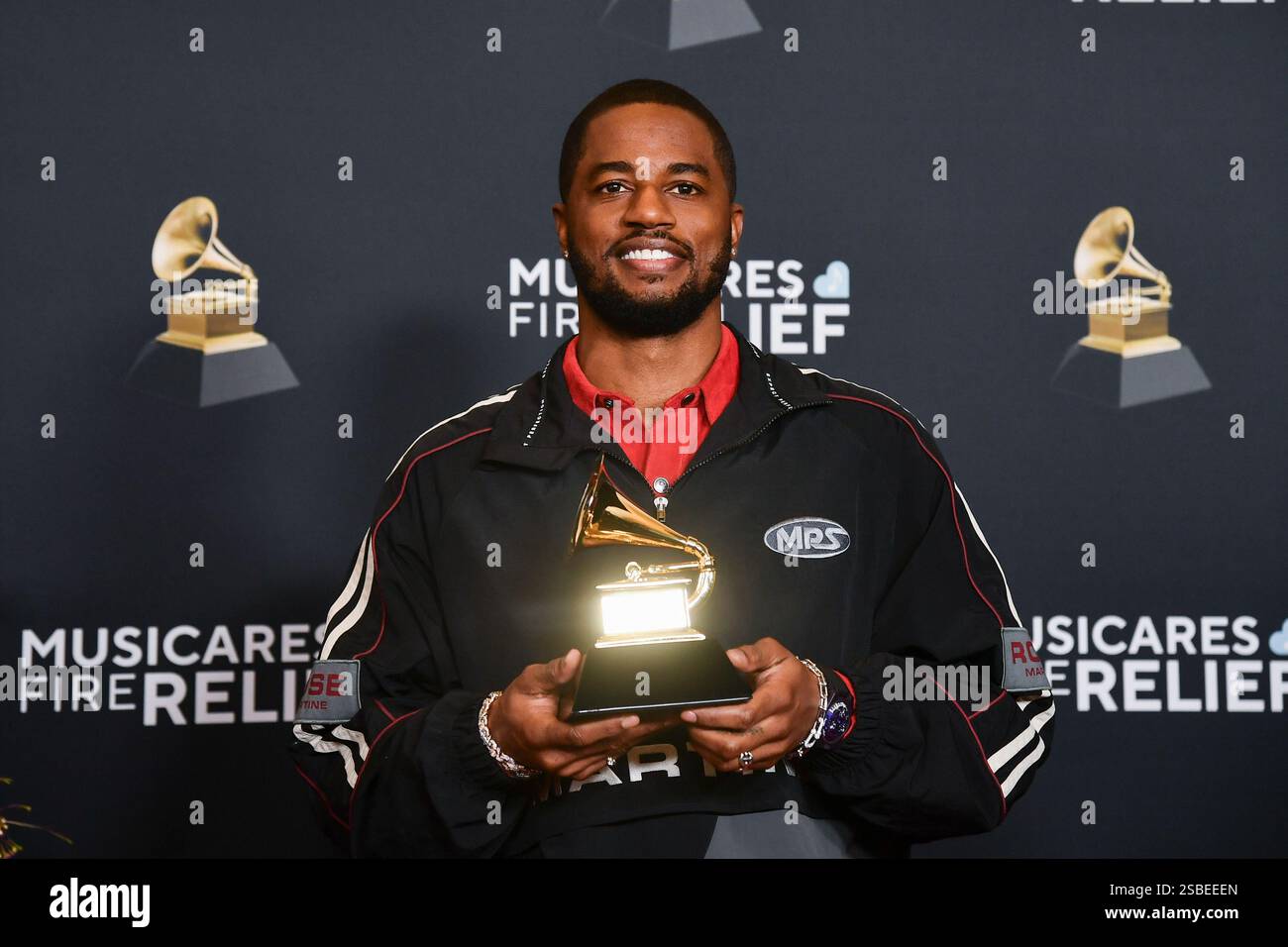 Dave Free poses in the press room with the award for best music video ...