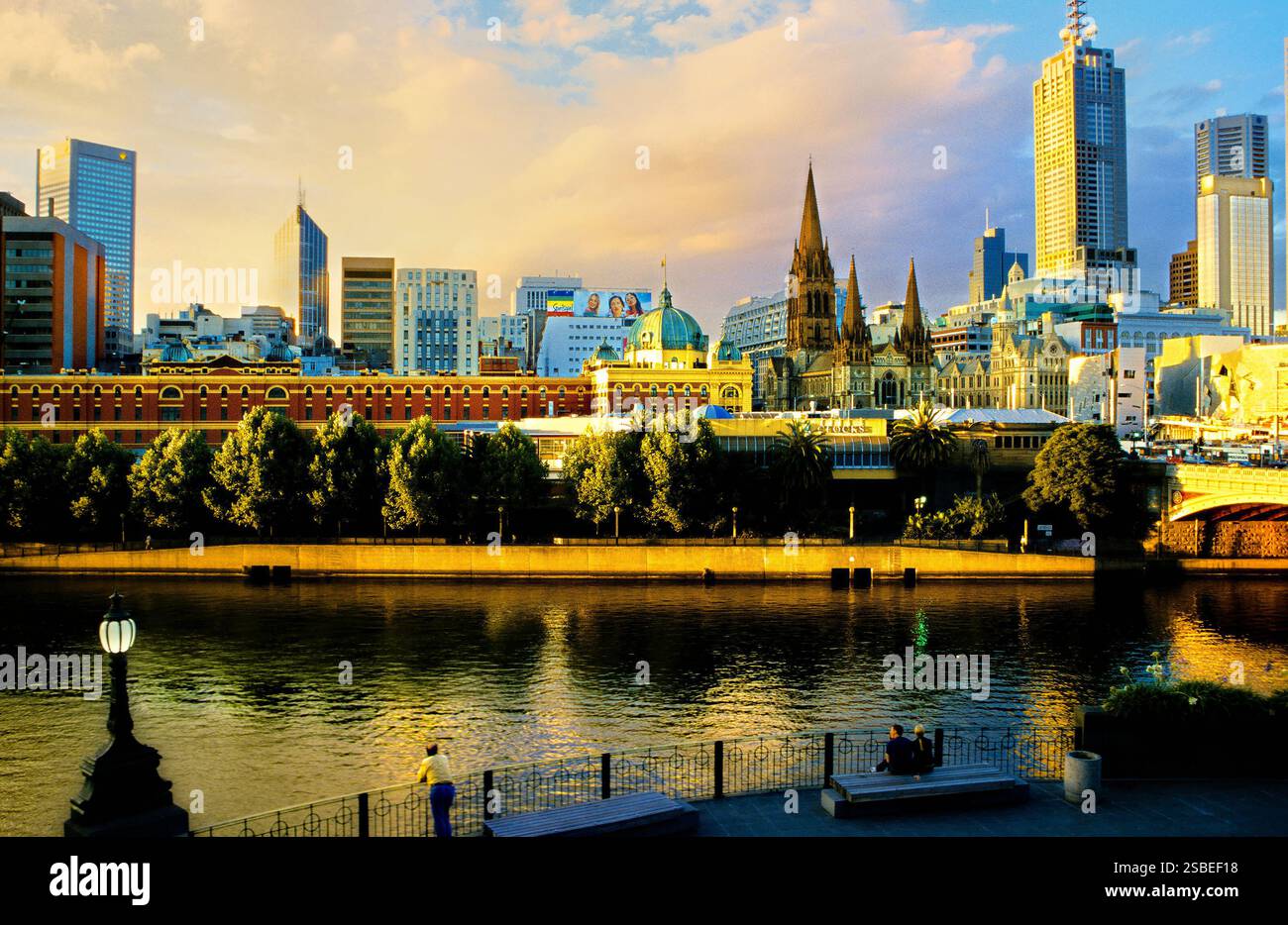 Melbourne Skyline on the Yarra river, Melbourne Australia, 2002 Stock ...