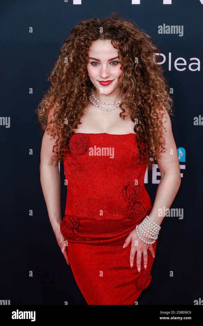 Los Angeles, USA. 02nd Feb, 2025. Sofie Dossi walking on the red carpet during the 67th Grammy ...