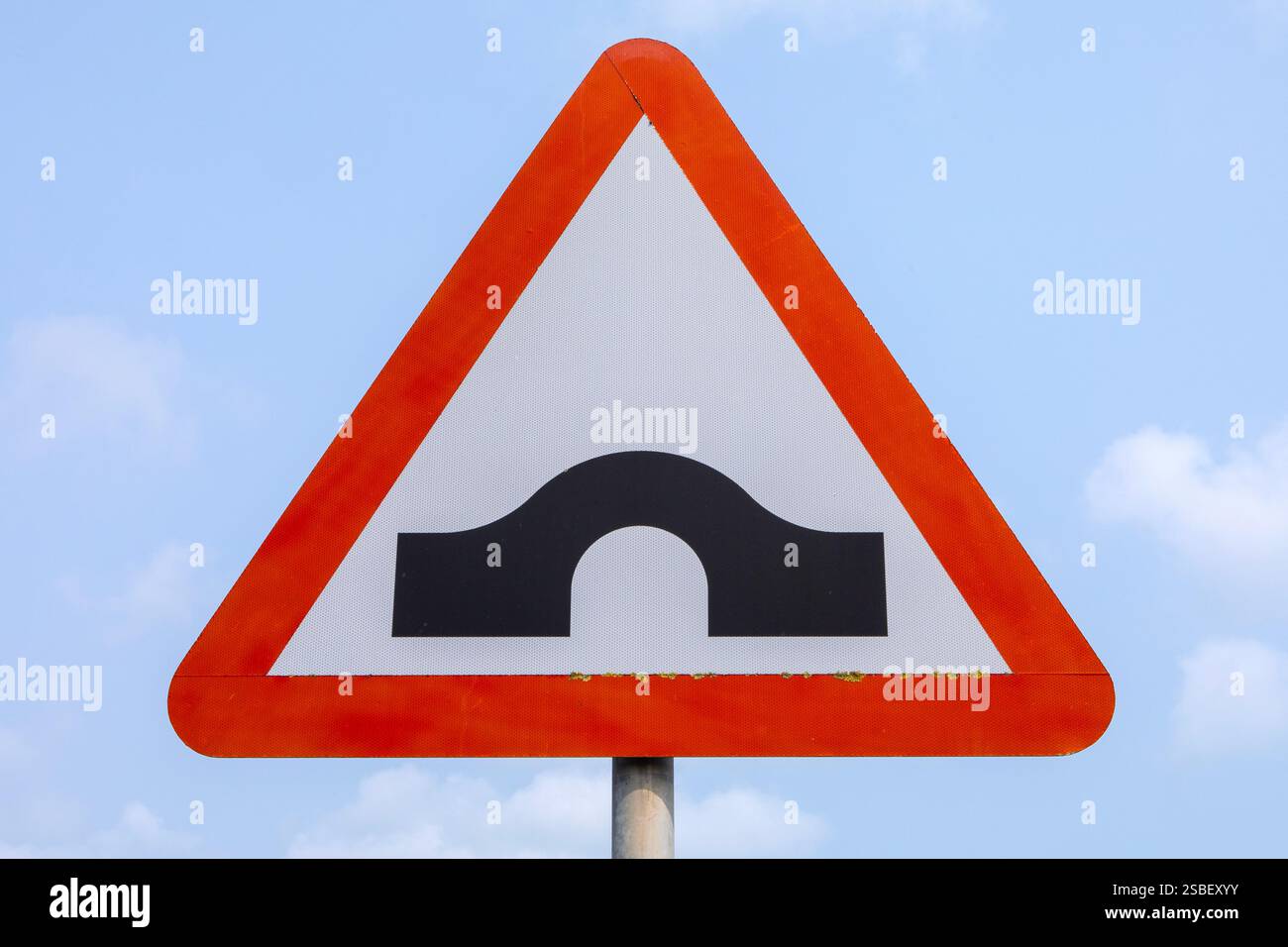 Close-up of a Hump Bridge Ahead sign in the United Kingdom Stock Photo ...