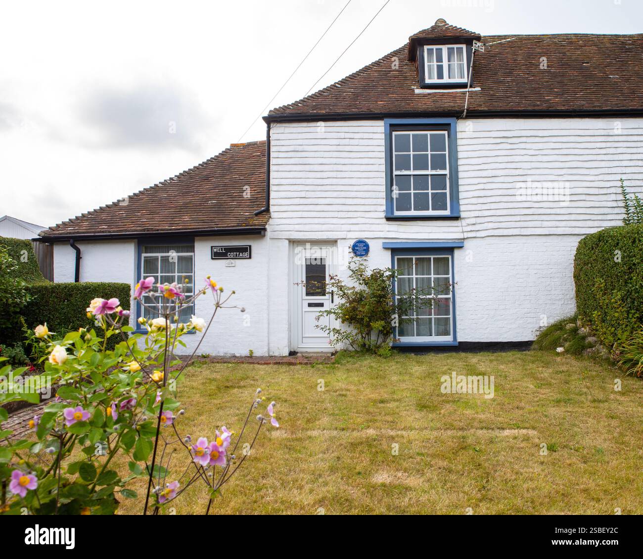 Kent, UK - August 19th 2024: A view of 17th century Well Cottage in the ...