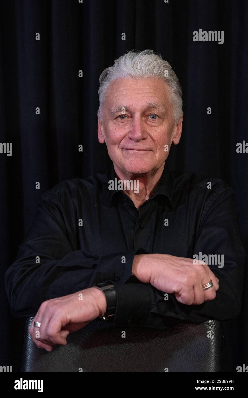 Album presentation " Wimpernschlag " by Rainhard Fendrich shortly ...