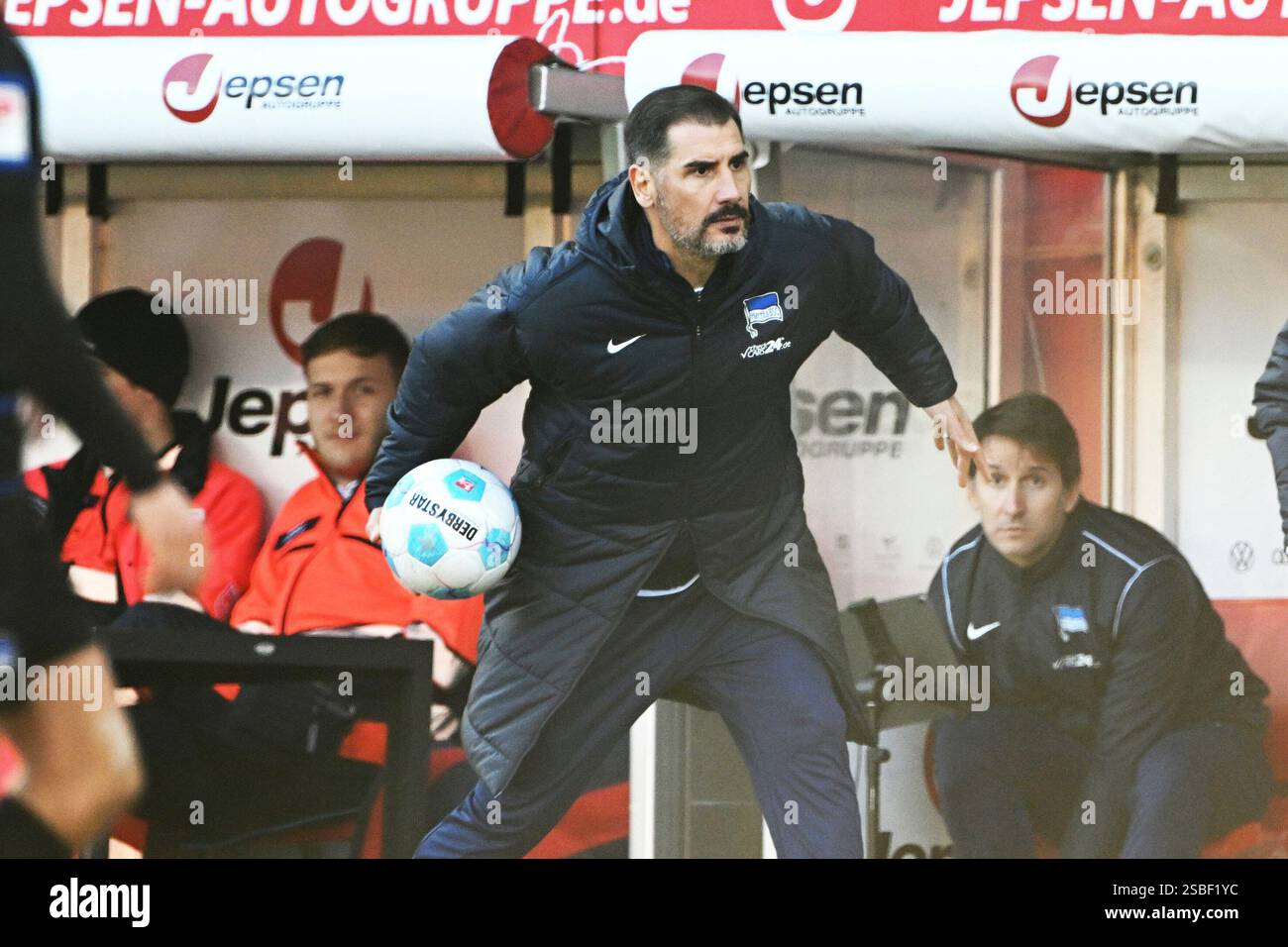 Regensburg, Deutschland. 01st Feb, 2025. Fussball; Spieltag 20; 2 ...