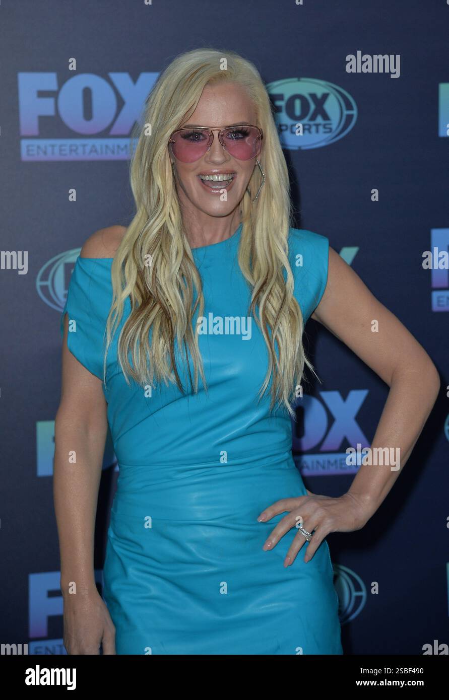 Jenny McCarthy arriving at the Fox Upfront Presentation at Central Park ...