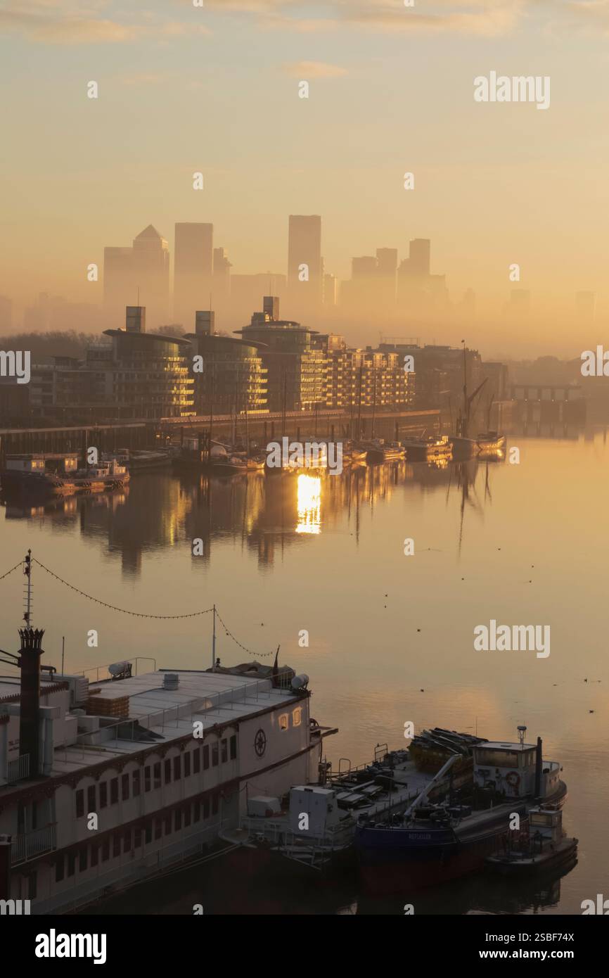 England, London, Docklands, River Thames and Canary Wharf Skyline Stock ...