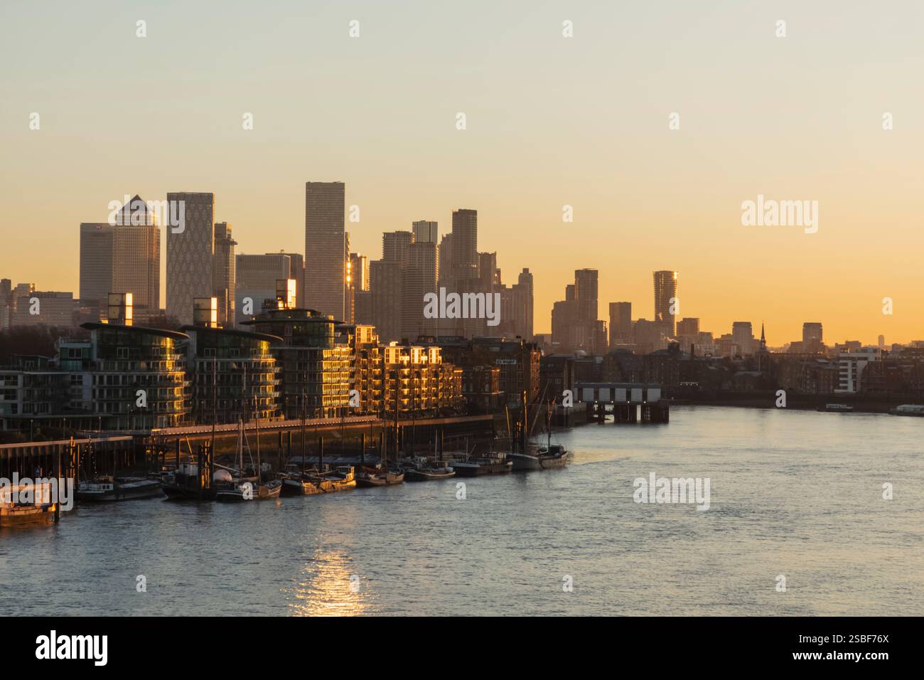 England, London, Docklands, River Thames and Canary Wharf Skyline Stock ...