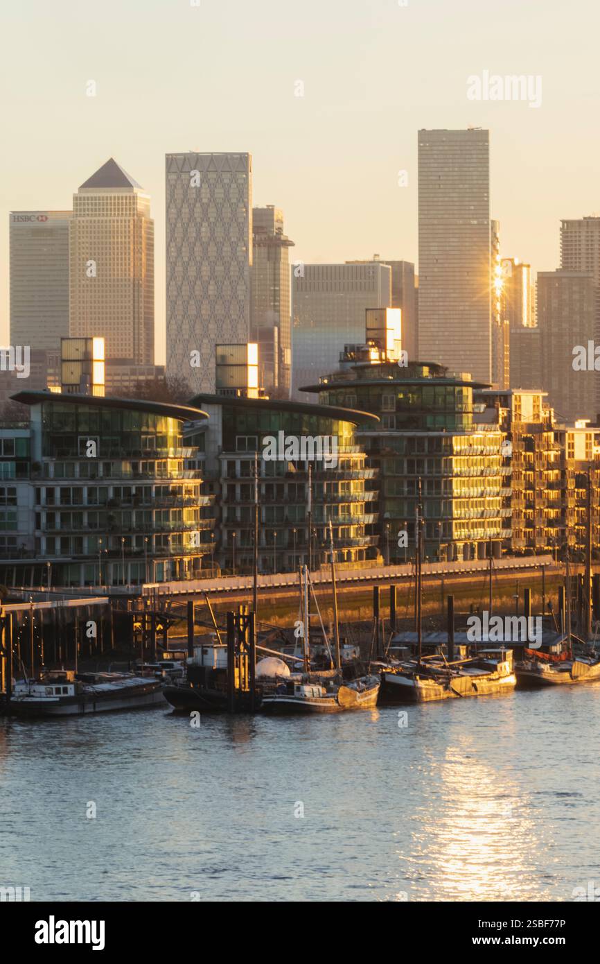 England, London, Docklands, River Thames and Canary Wharf Skyline Stock ...