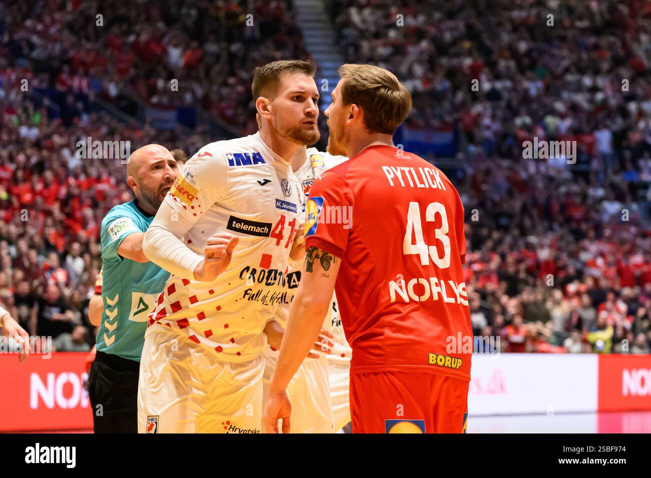 Oslo, Norway. 02nd Feb, 2025. Tin Lucin (41) of Croatia and Simon ...