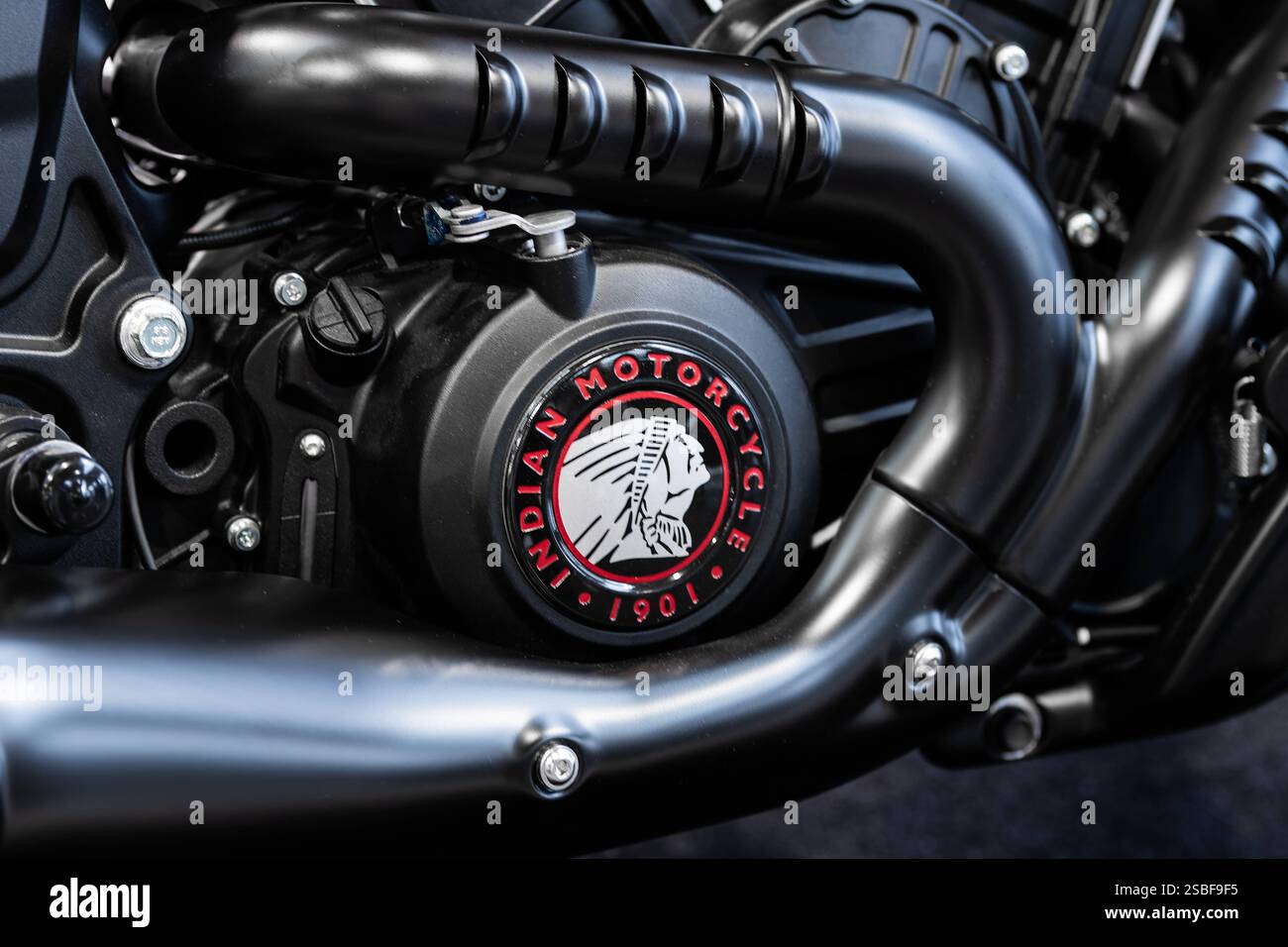 Das Logo der Motorradmarke Indian ist während der Motorradwelt Bodensee ...