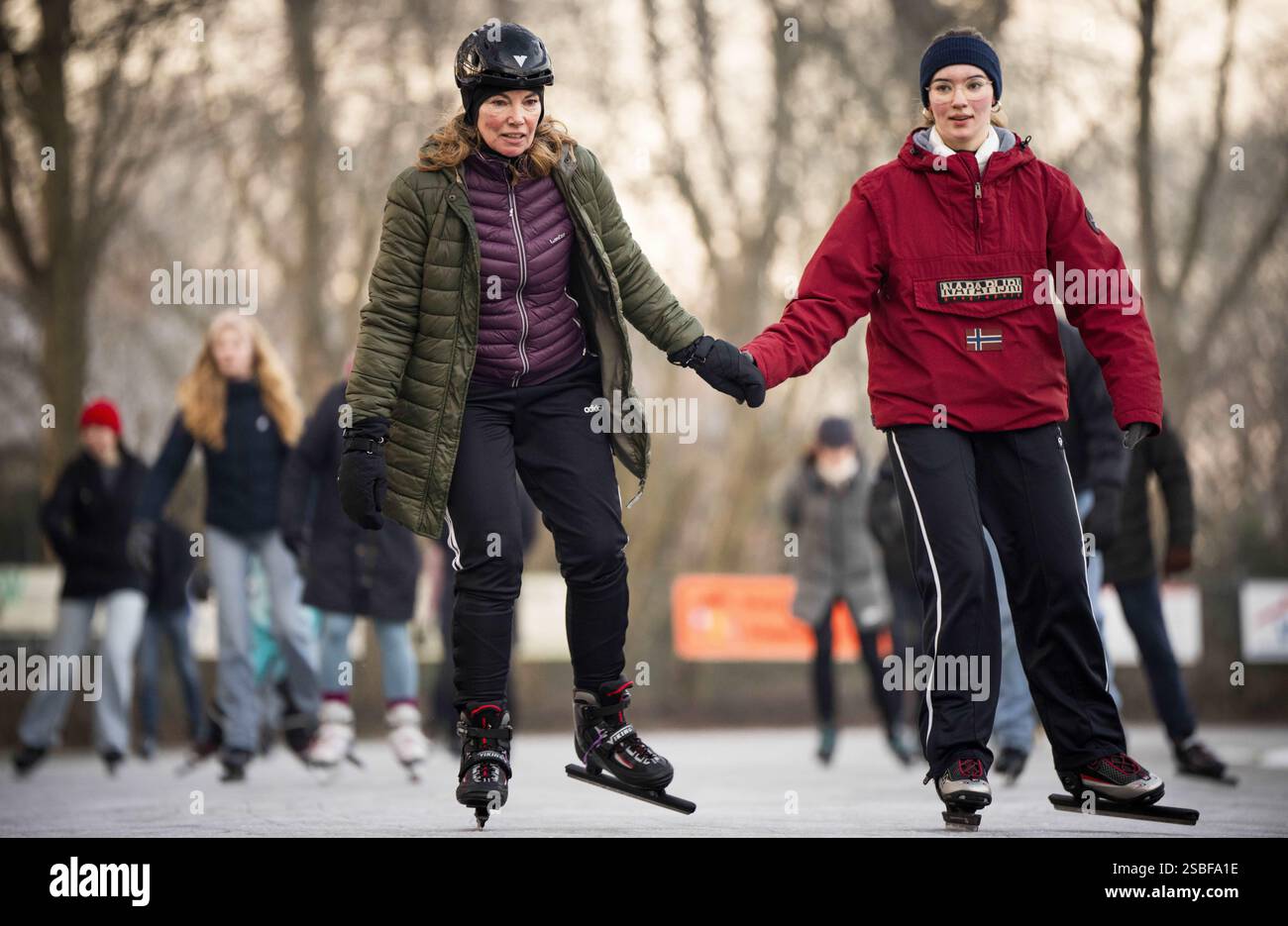 UTRECHT - Skaters on the ice rink of the Doornsche IJsclub. Frost ...