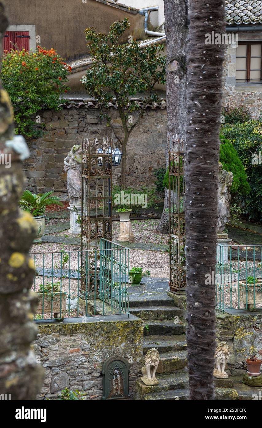 Medieval courtyard gates in hi-res stock photography and images - Alamy