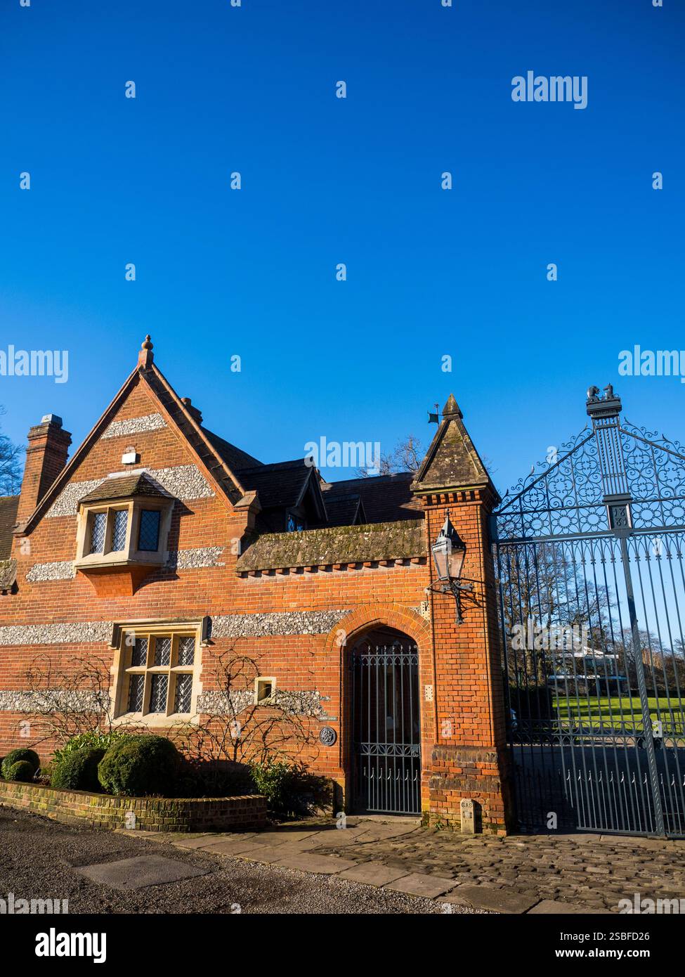 Grade 1 Medieval Gates, Bishops Close, Gatehouse, Private Residence ...