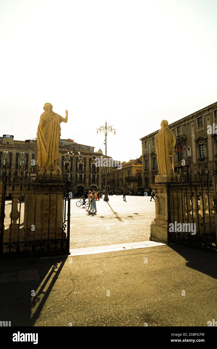 piazza del duomo, catania Stock Photo - Alamy