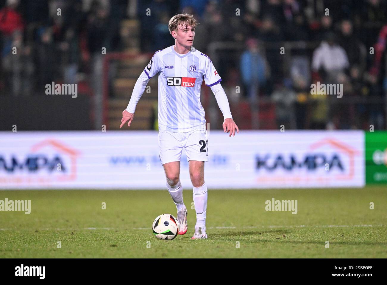 3. Liga - SpVgg Unterhaching - VfL Osnabrück am 02.02.2025 im uhlsport ...