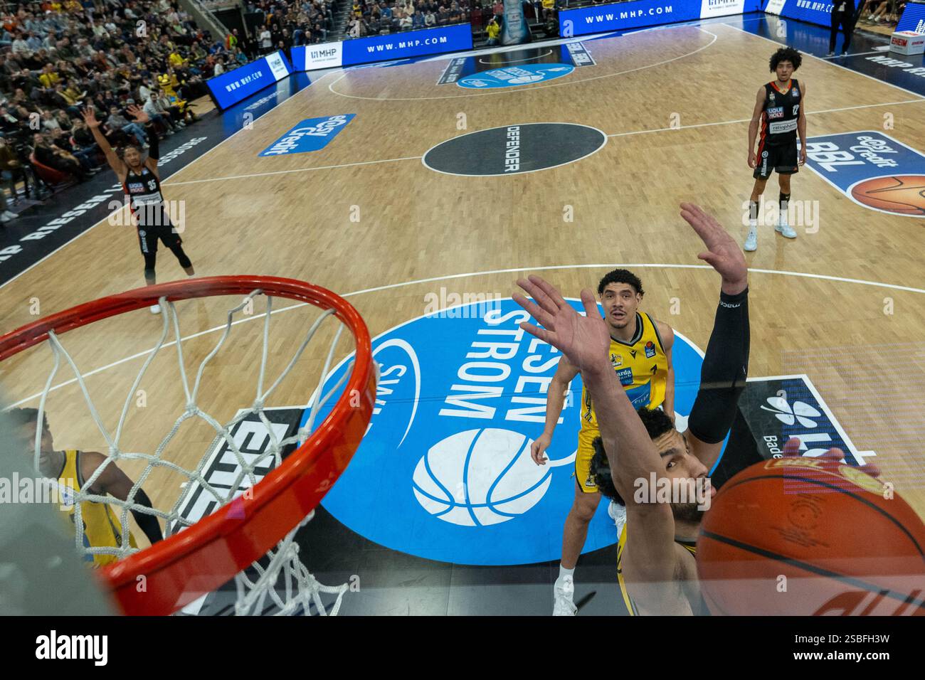 Joel Scott (MHP Riesen Ludwigsburg, #01), Hunter Maldonado (MHP Riesen ...