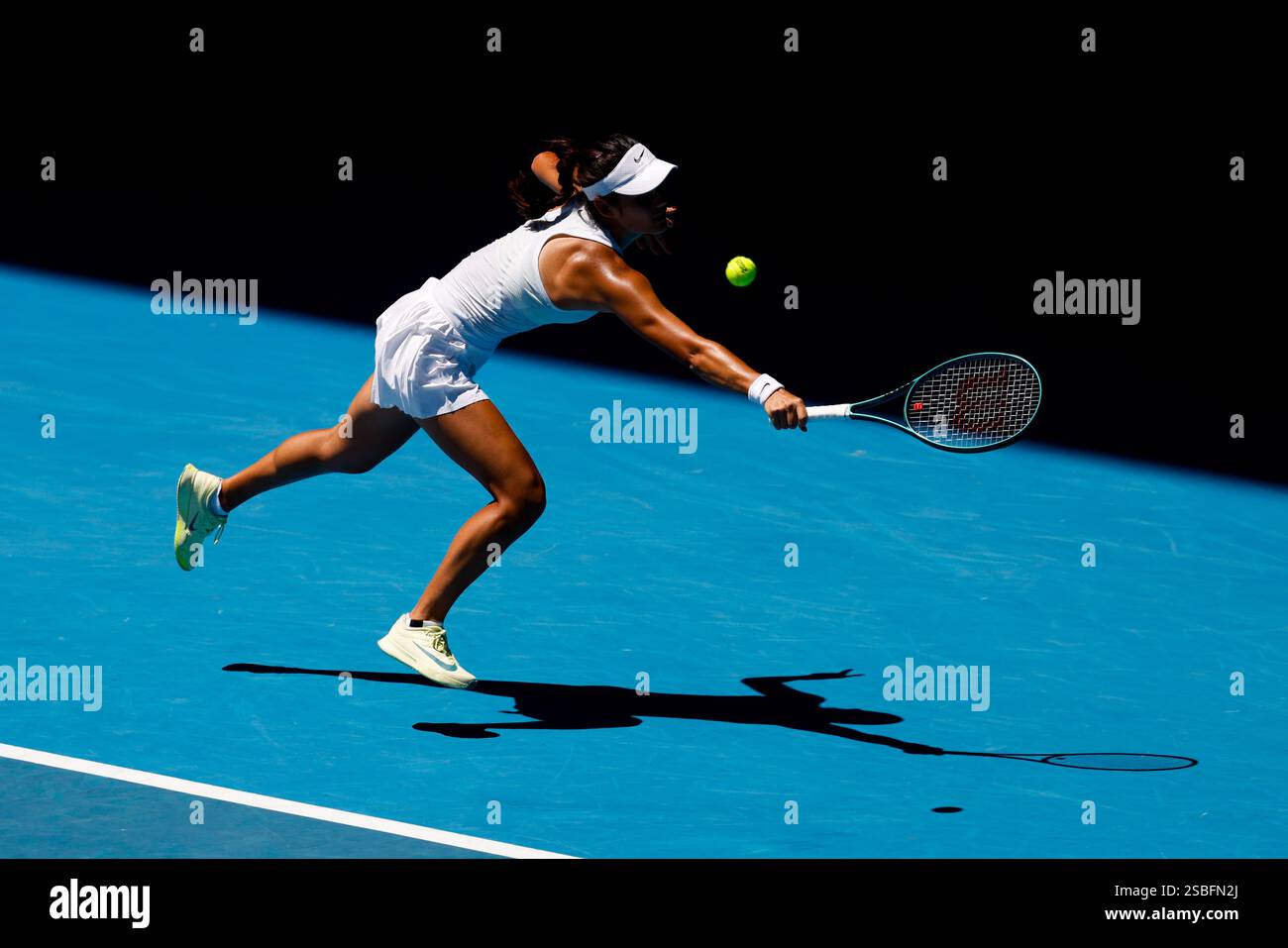 Emma raducanu 2025 australian open hi-res stock photography and images ...