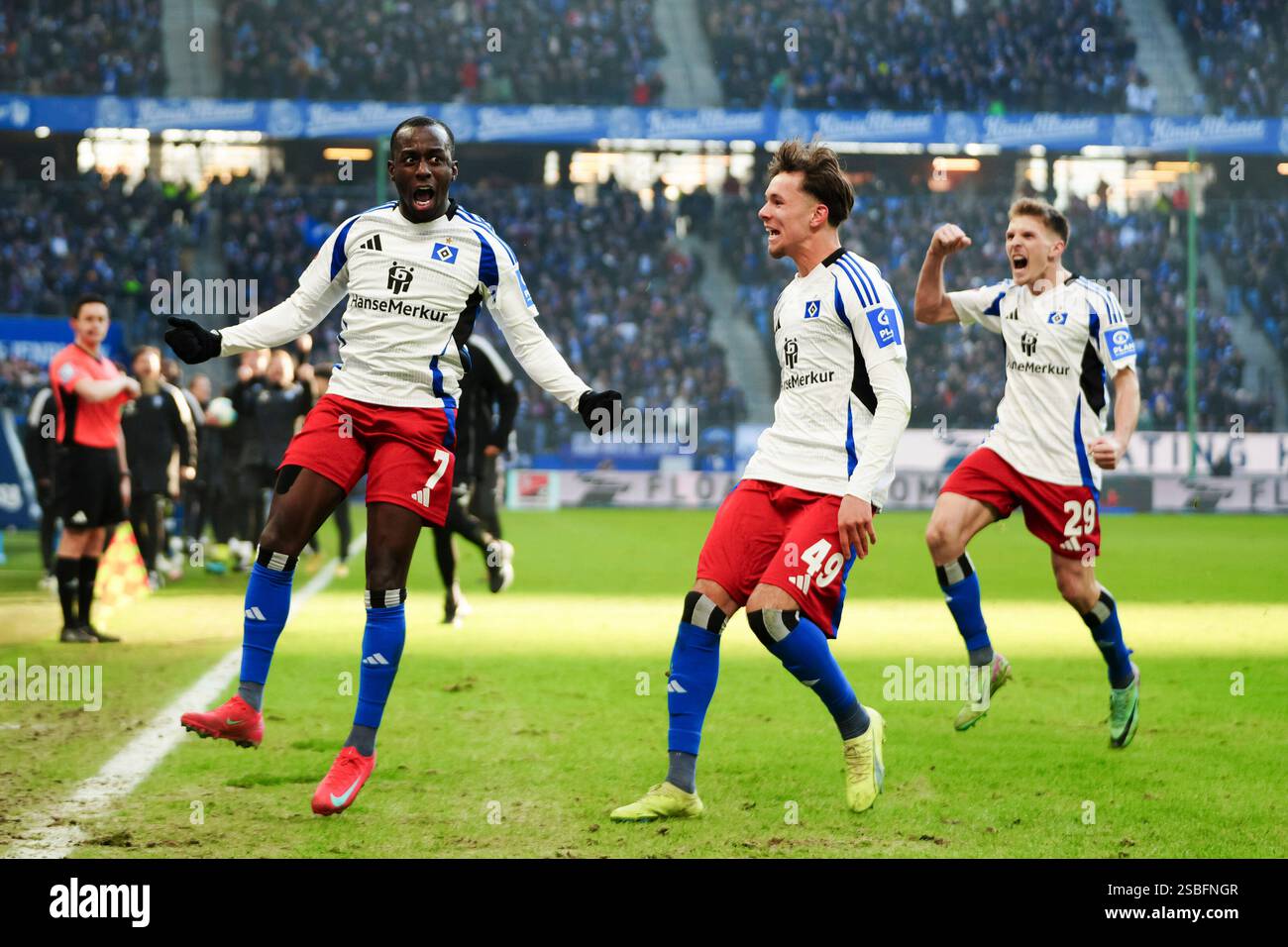 Hamburg, Deutschland. 02nd Feb, 2025. Torjubel Hamburger SV nach Tor zum 2:2 per Freistoss Jean ...